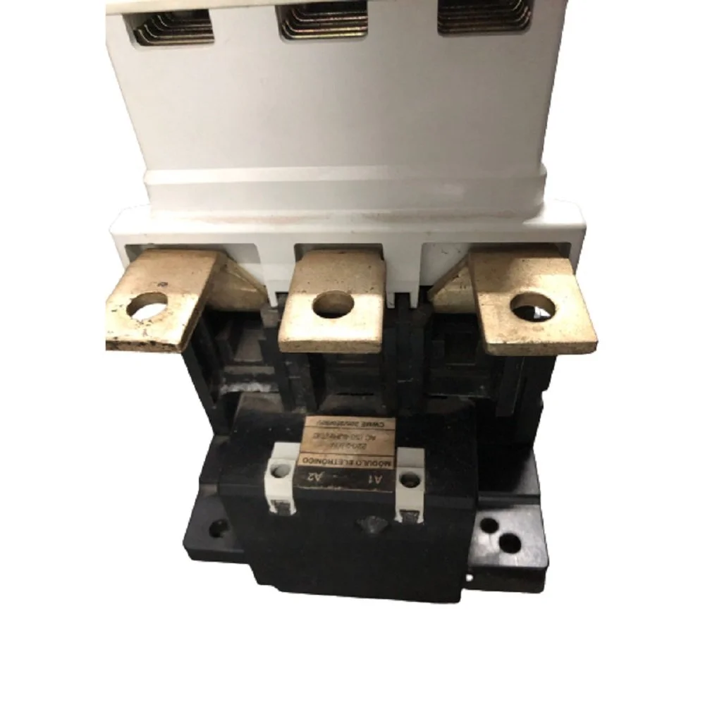 Contator Tripolar WEG CWME250 200 Amperes Com Bobina de 220V CWME-250-200A | MadeiraMadeira