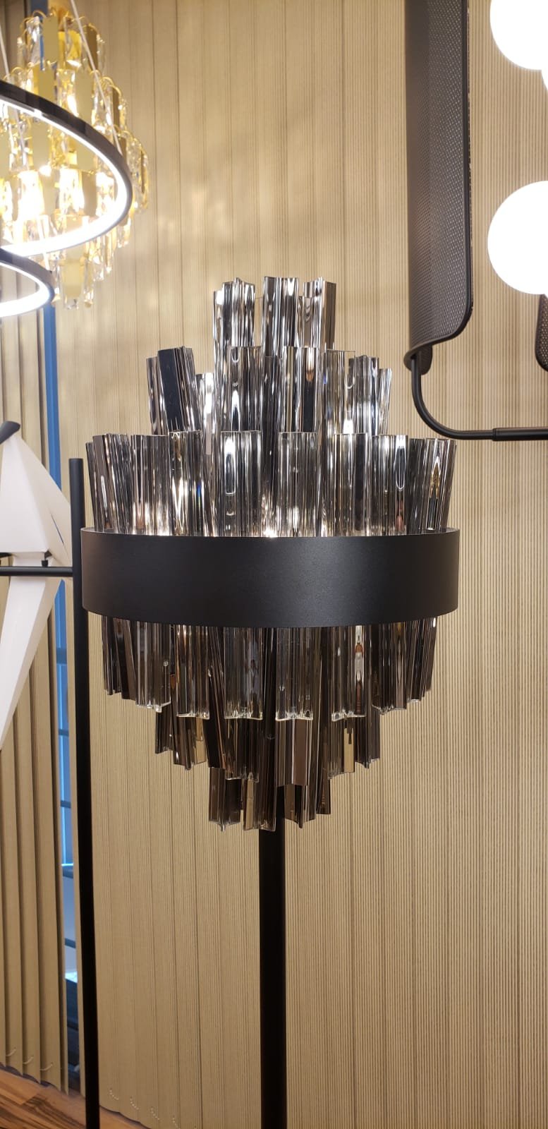 Luminária de Chão Coluna Crown Preto Fosco 23W 2700K 170cm ZR122-SKY ...