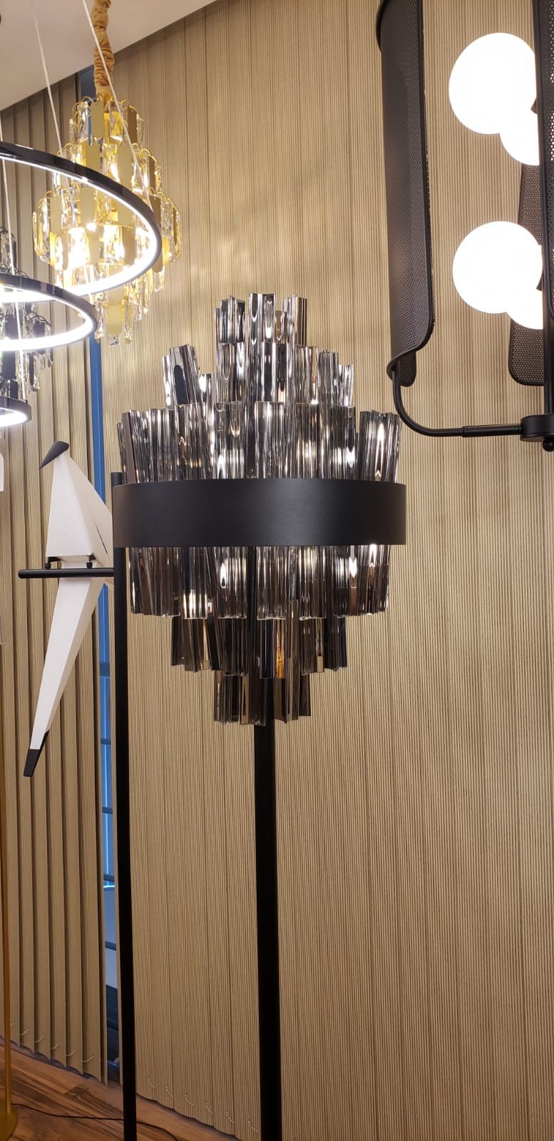 Luminária de Chão Coluna Crown Preto Fosco 23W 2700K 170cm ZR122-SKY ...