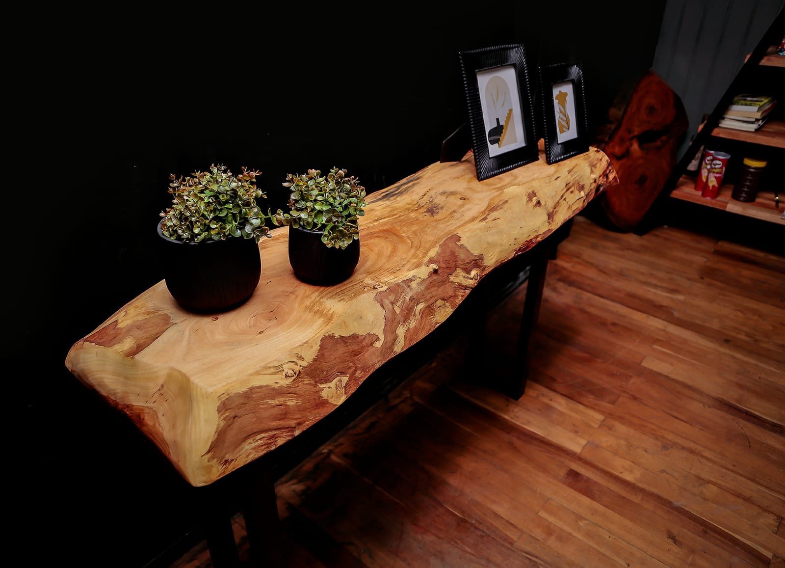 Aparador de Angico Tampo de 10cm 1300x300x800mm | MadeiraMadeira