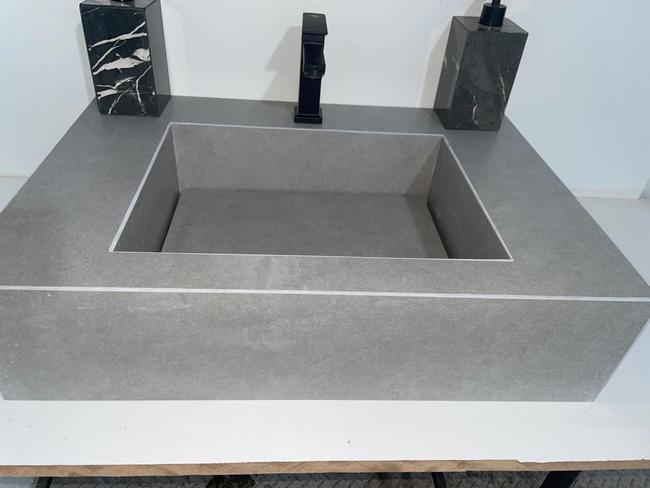 Cuba Suspensa para Banheiro Cinza Acetinado. | MadeiraMadeira