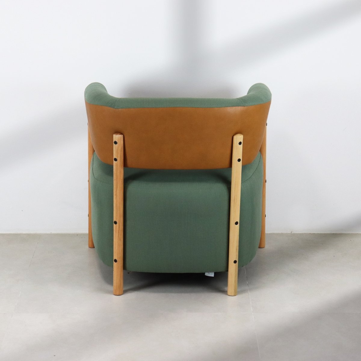 Poltrona Seara em Linho Verde C/ Detalhe em Couro - Estovale ...