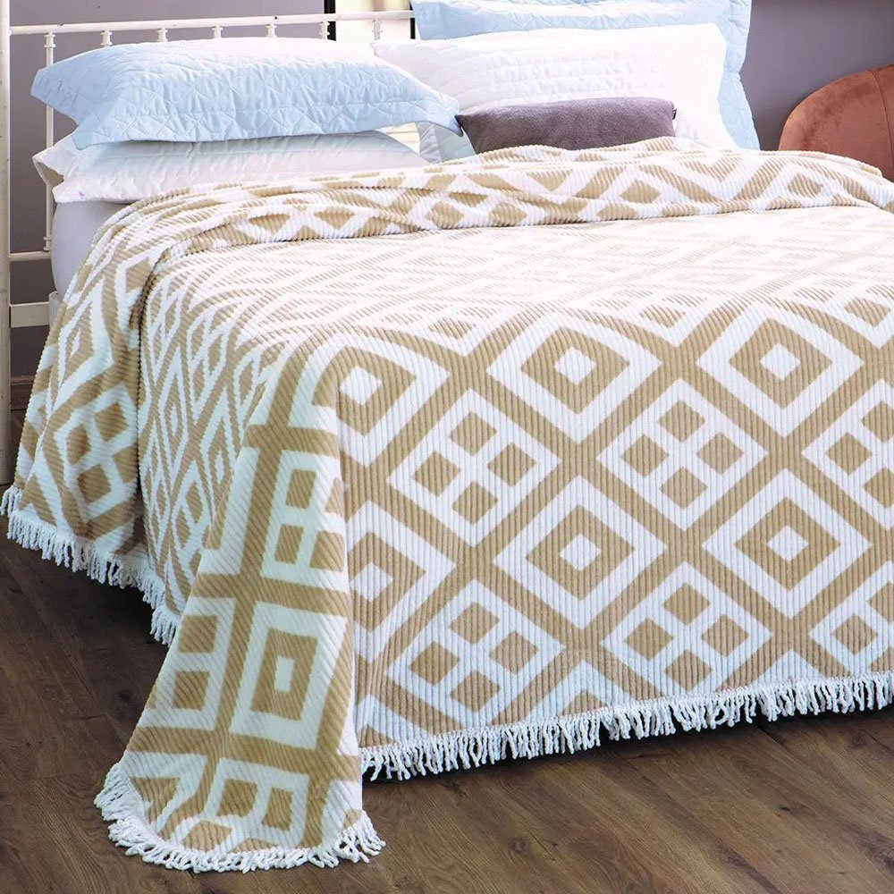 Colcha Casal Chenille Canelada Gabriela 220x240 cm - Bege | MadeiraMadeira