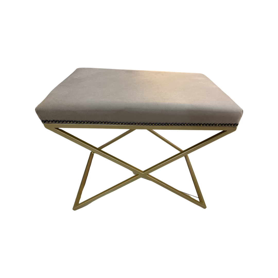 Puff em veludo com base em ferro 62x43x51cm Casa 140 Puff em veludo com ...