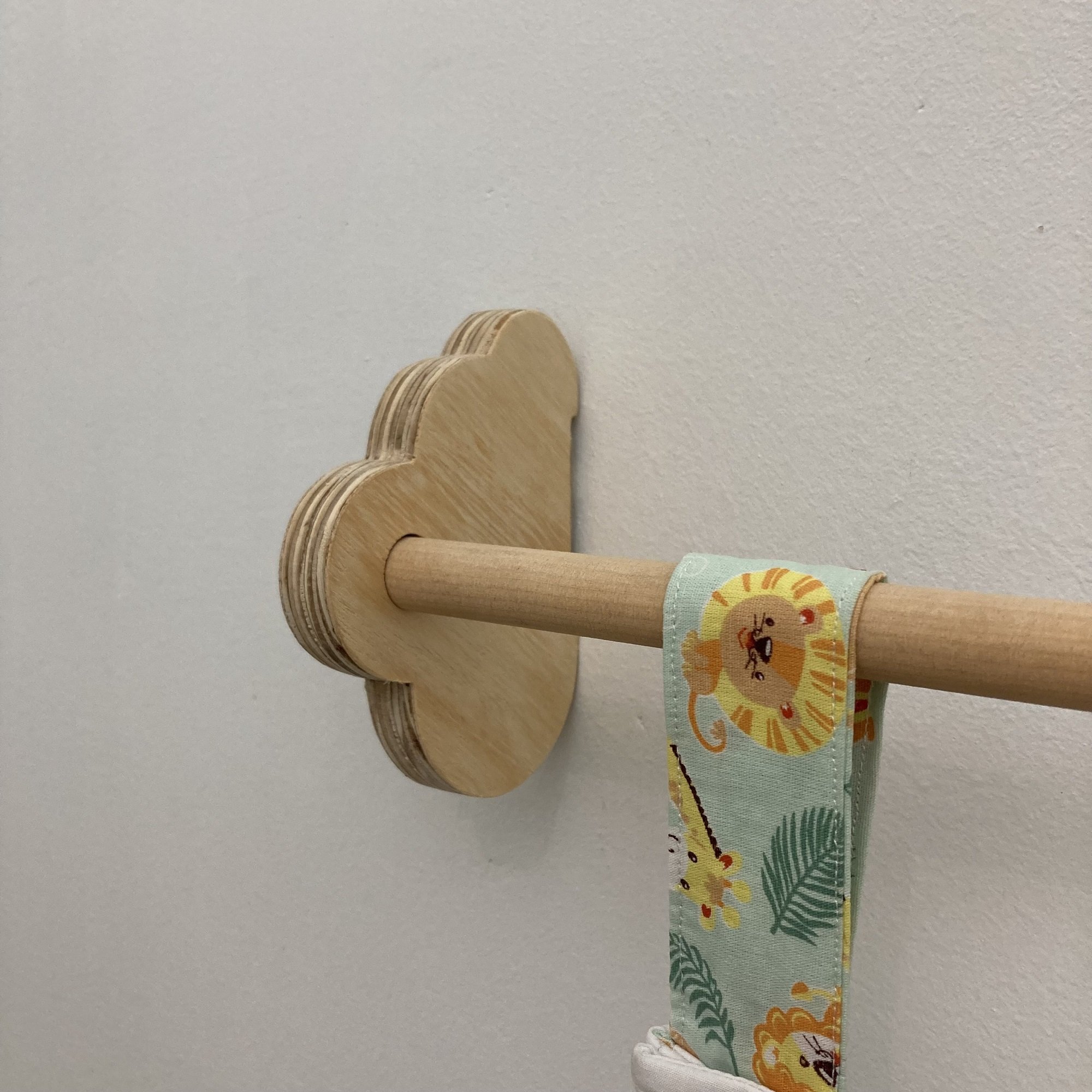 1 Suporte porta fraldas varão nuvem coração elefante 60cm:Nuvem ...