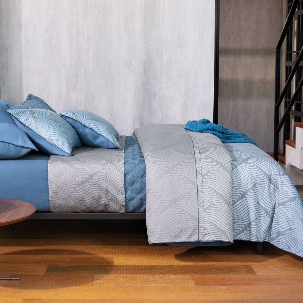 Duvet Capa de Edredom King 300 Fios By The Bed - Hudson | MadeiraMadeira