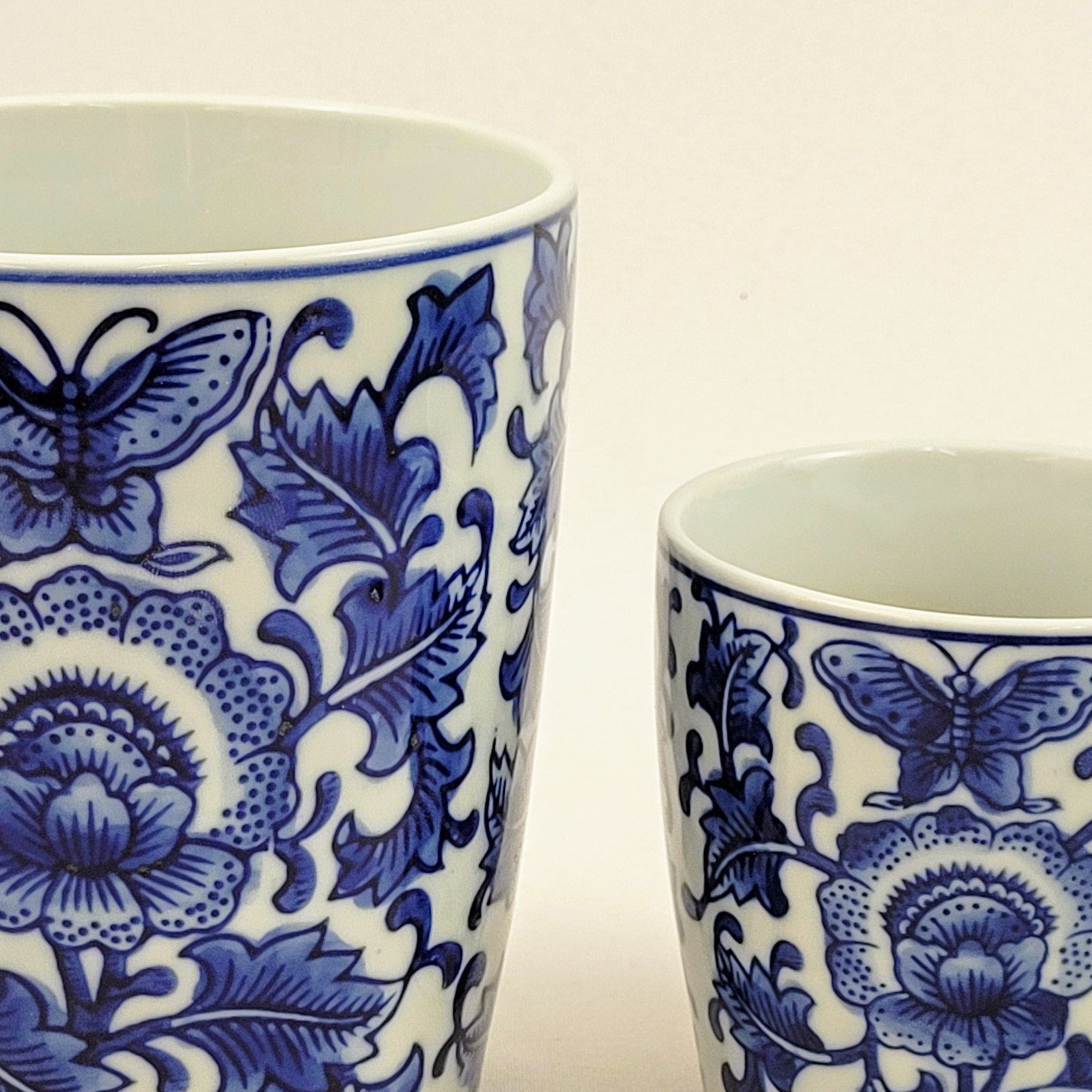Vaso Azul E Branco 15/10cm Flores E Borboletas Porcelana 2pc ...