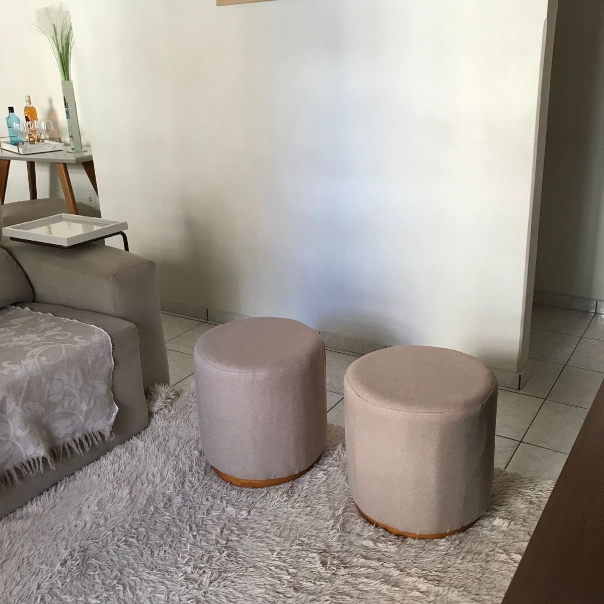 Kit puff redondo linho banquinho sala quarto madeira paris:Kit Puff ...