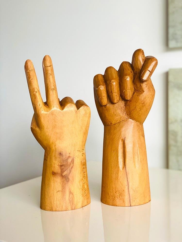 Escultura Mão em Madeira Paz e Amor Piece and Love Artesanal ...