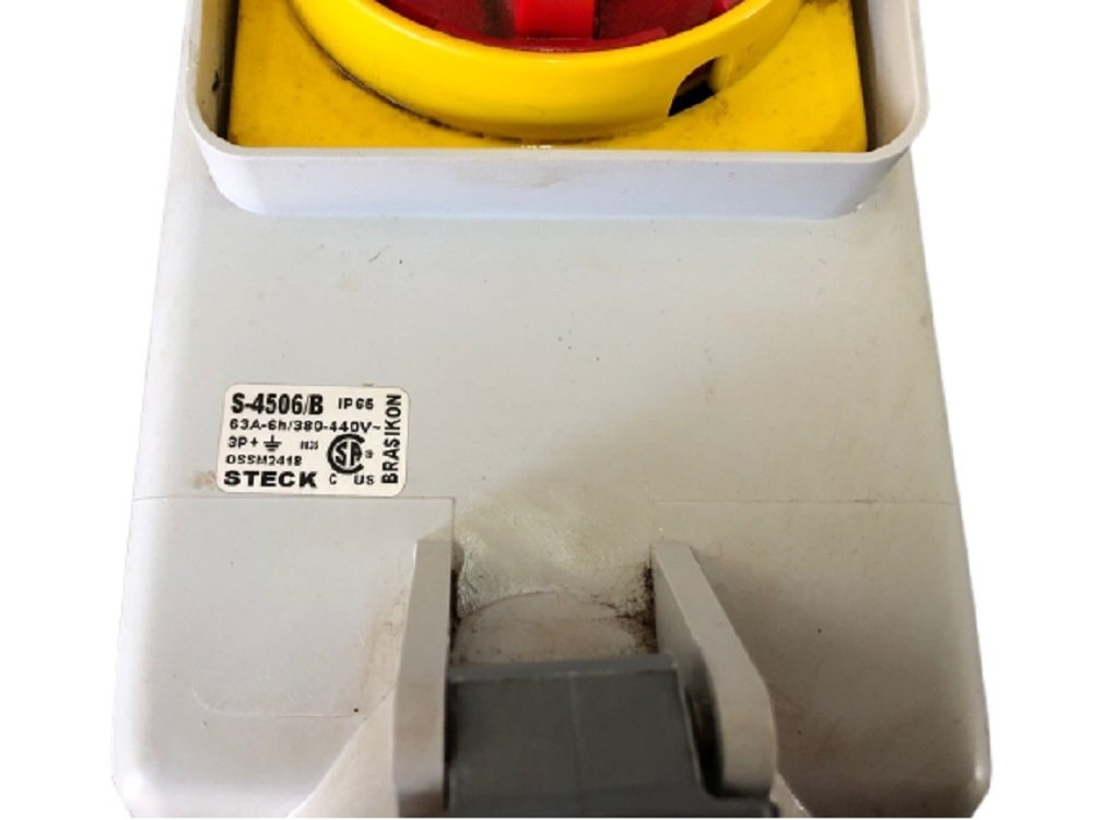 Tomada Sobrepor 3P+T 63A 6H 380V Vermelho Com Bloqueio Mecânico - Steck ...