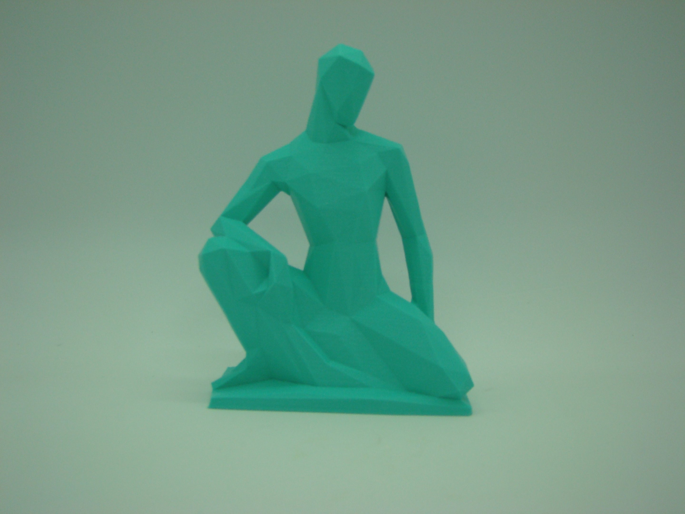 Objeto Decorativo Estátua Homen em pose | MadeiraMadeira