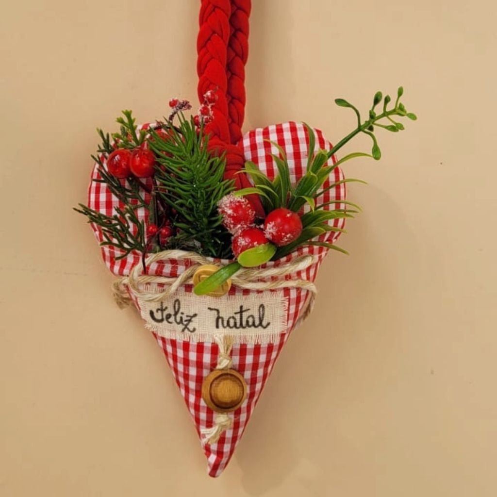 Coração Xadrez Bolinha de Madeira 27x14 | MadeiraMadeira