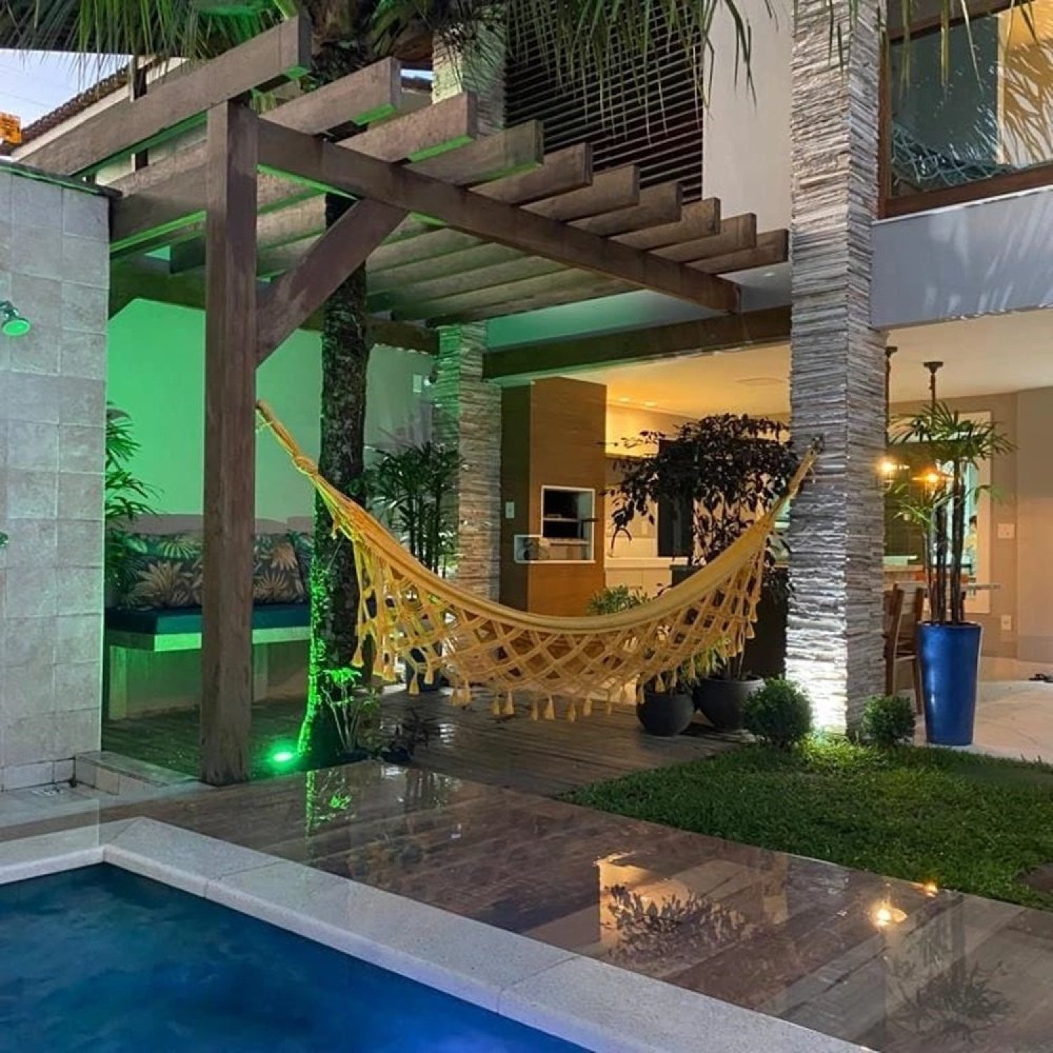 Borda Atérmica Grega Boleada com Beiral 100x27x25x2,5x4cm | MadeiraMadeira