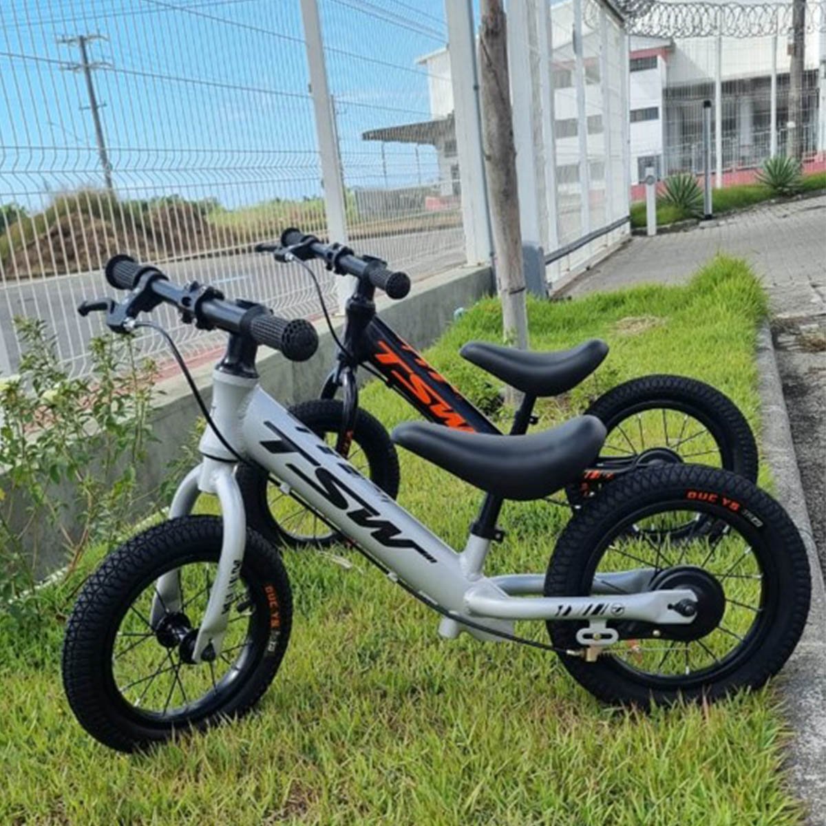 Bicicleta Aro 12 Tsw Motion Balance Bike Alumínio C/ Freio Preto | MadeiraMadeira