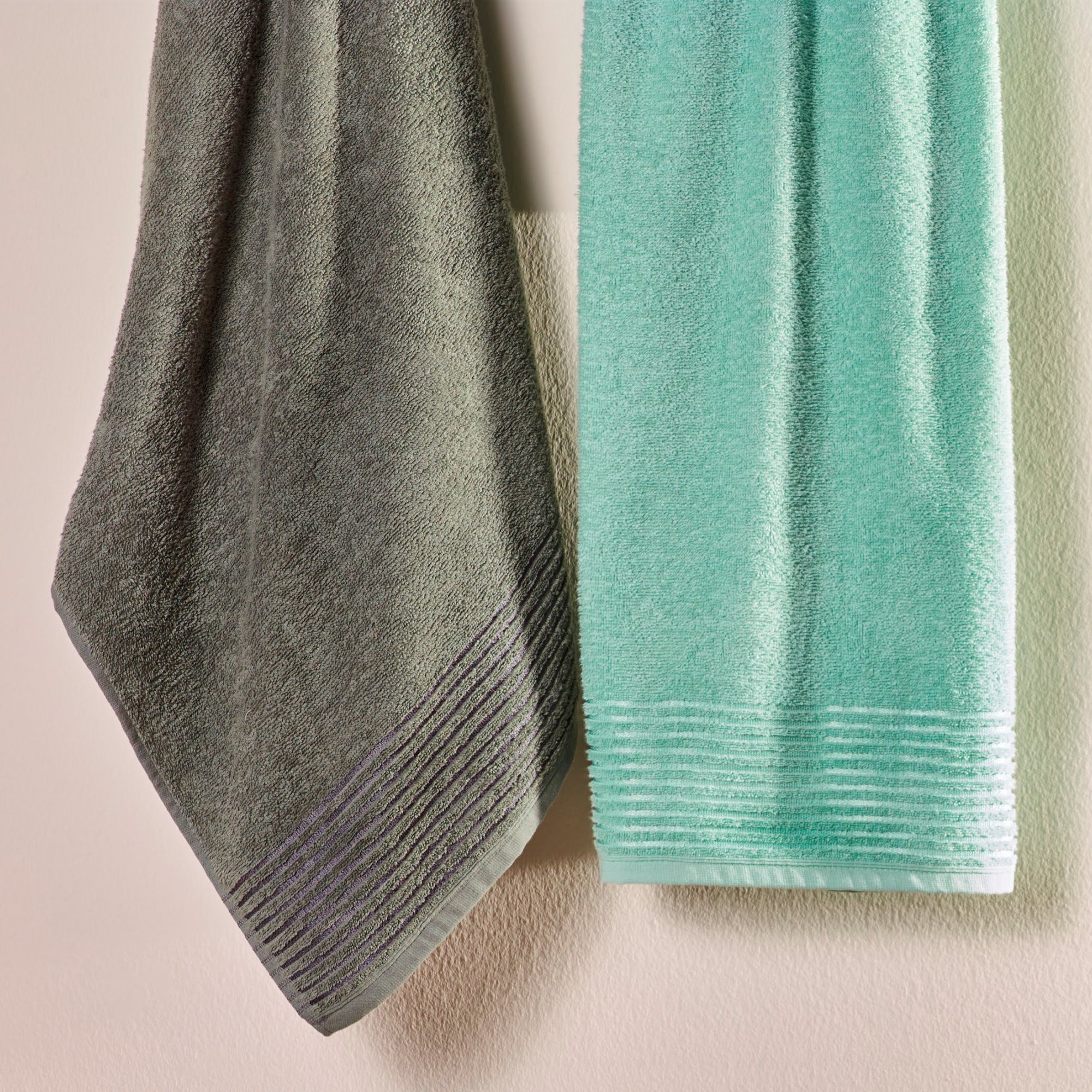 Toalha de Banho Felpuda Dianneli 350g/m² - Toscana News | MadeiraMadeira