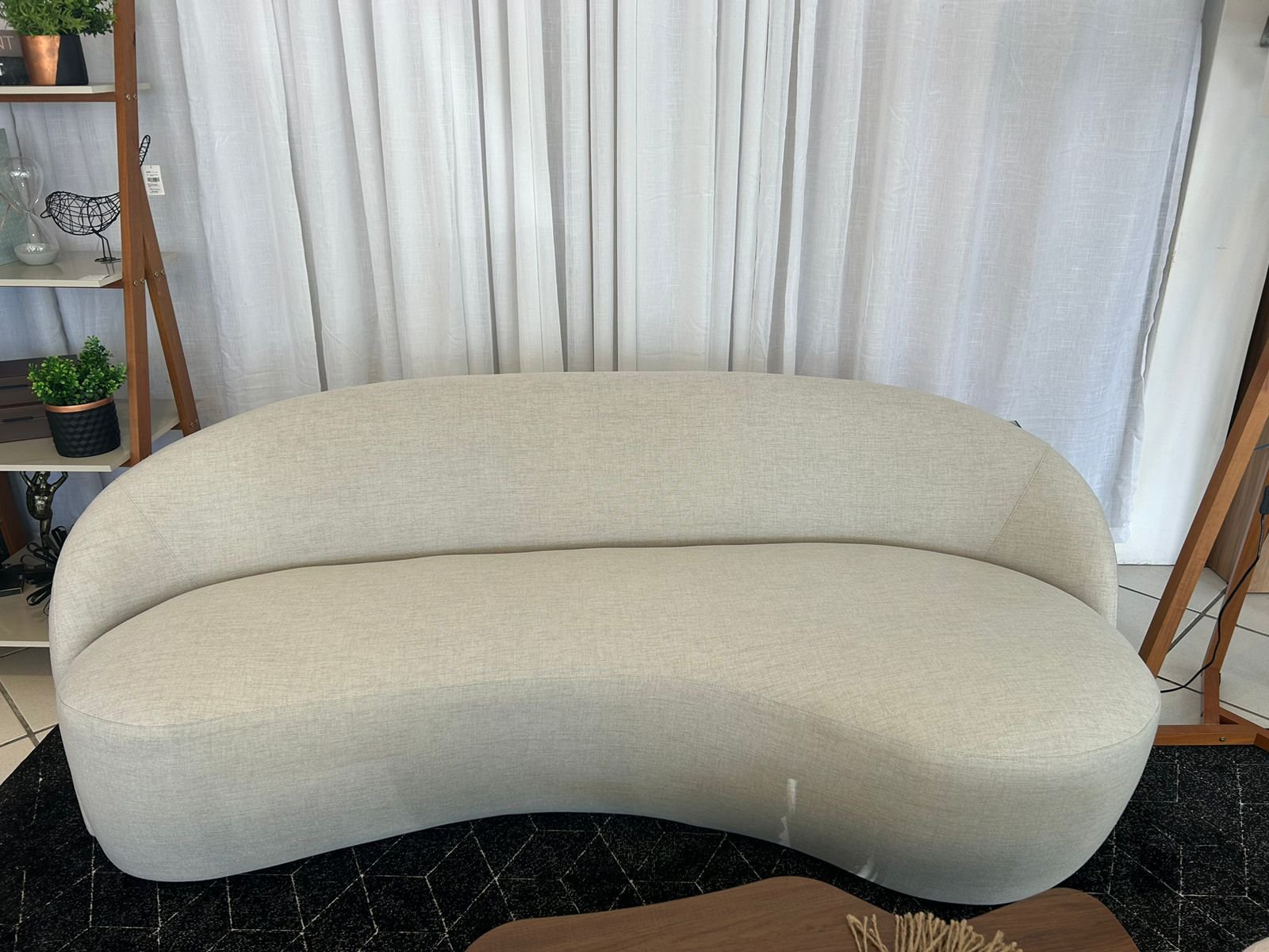 Sofá Bean Inteiro 2 Lugares Linho Bege Casa de Pedra CP124.0399 | MadeiraMadeira