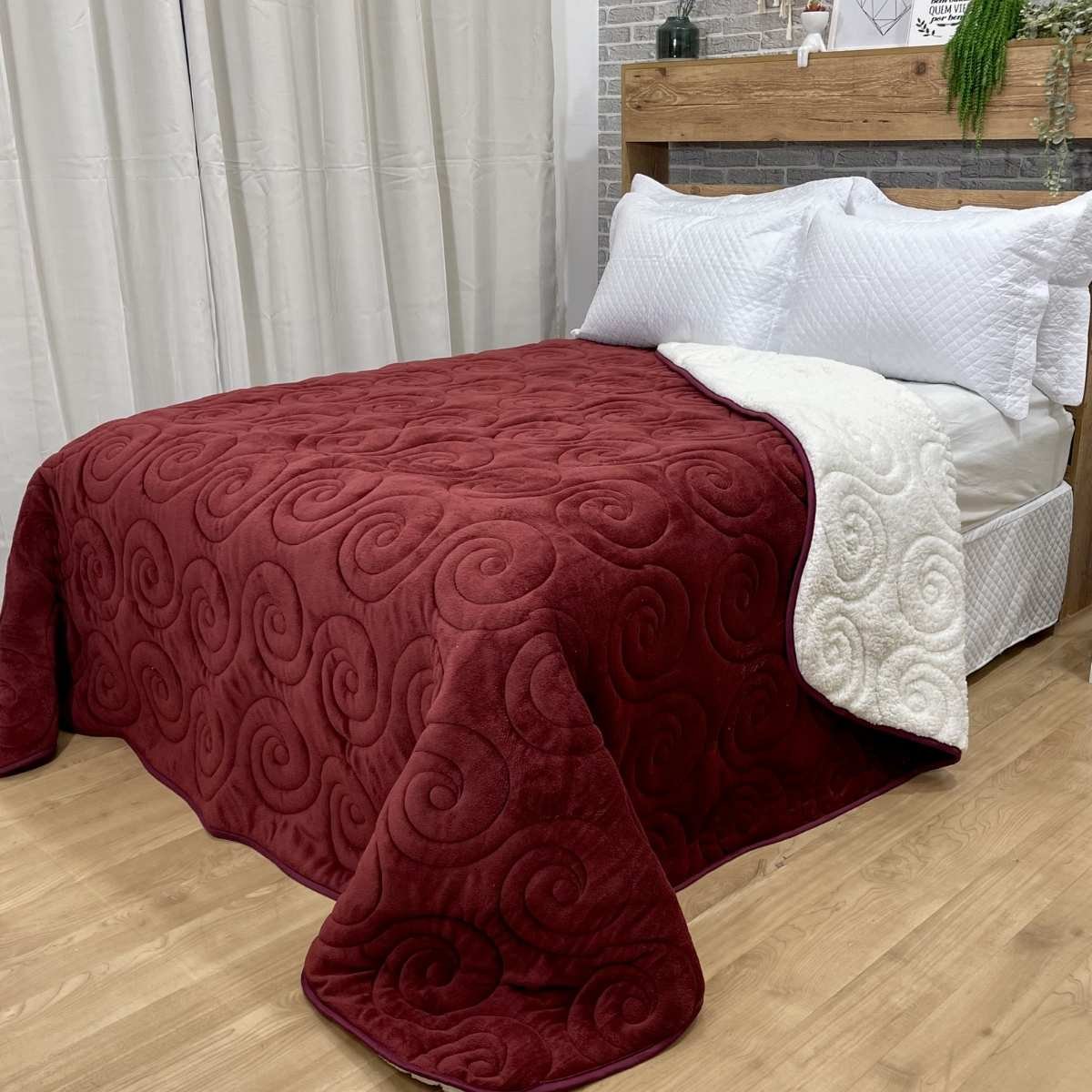 Edredom Sherpa Liso 230x250cm - Vinho | MadeiraMadeira