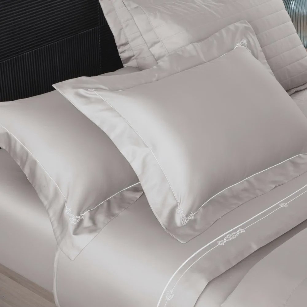 Jogo de Cama Queen Kacyumara Bordado 300 Fios Fend 4 Peças | MadeiraMadeira