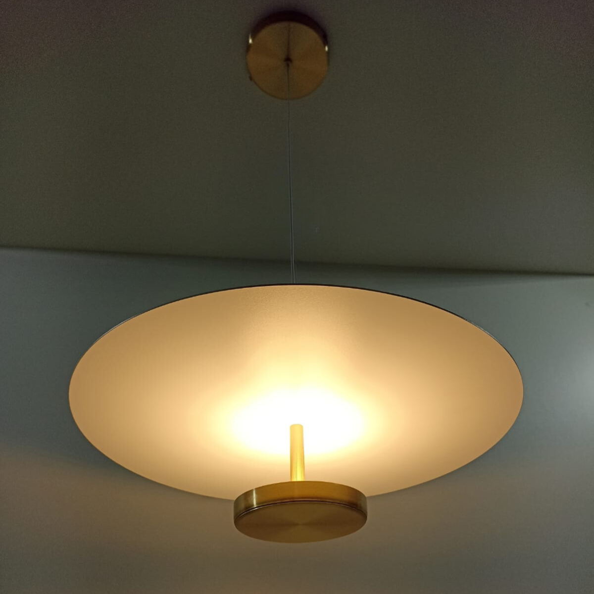 Pendente Led Slice Redondo 3000k 24w Branco e Dourado Spotline ...