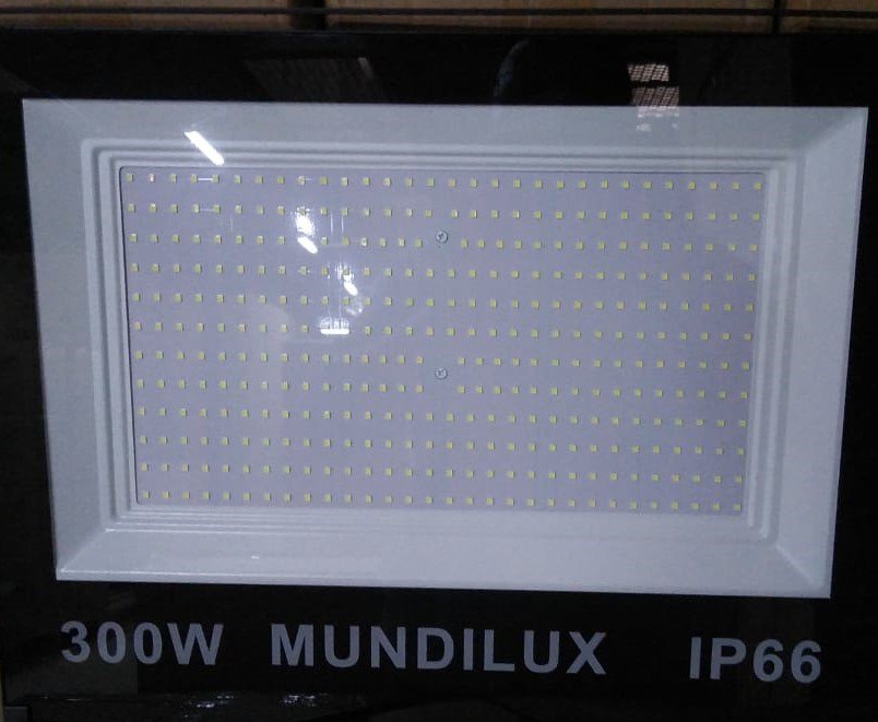 Refletor led 300w Ip66 27.000Lumens 6500k Luz branca bi-volt MUNDILUX ...