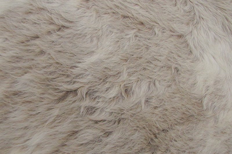 Tapete de couro de boi. Pele bovina natural. L 1,80 x C 1,70 m. Tons ...