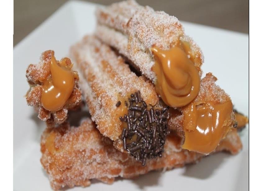 Doceira Recheadeira De Rosca Para Churros 2L Alça Preta R2 | MadeiraMadeira